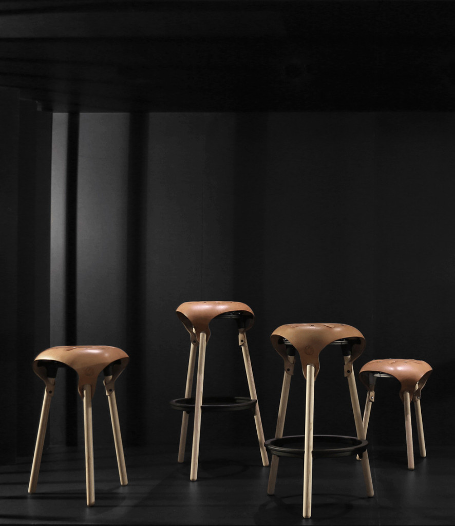 Saddle Stool Black by Sjoerd Vroonland furniture collection.